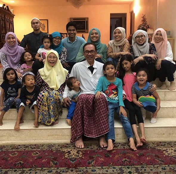 20 Tahun Terpenjara, Raya Kali Ini Semua Ahli Keluarga Datuk Seri Anwar ...